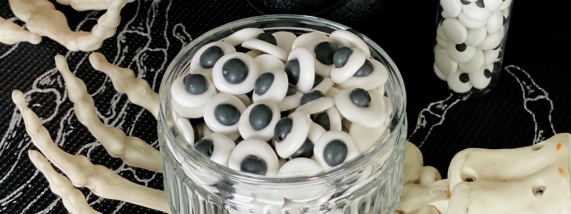Candy Eyes | Googley Eye Candies | Halloween - Baking with Nessa